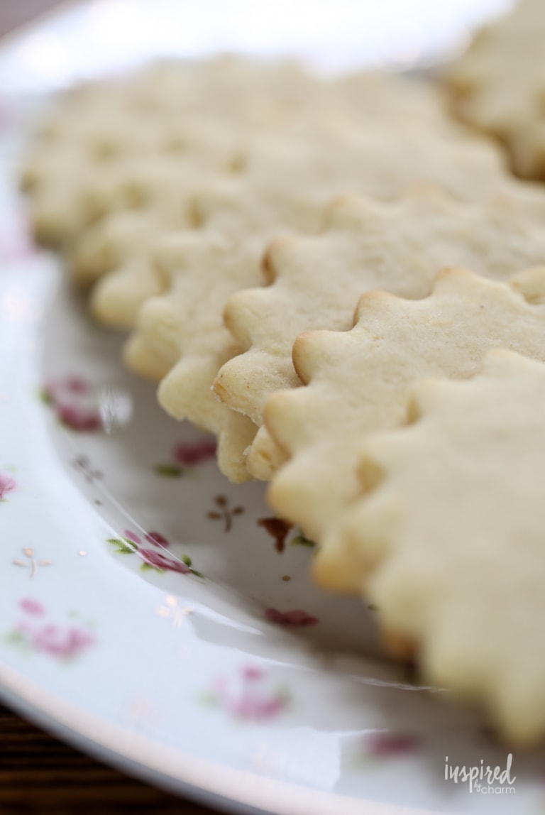 Thin Lemon Cookie Recipe - bright and delicous lemon cookie