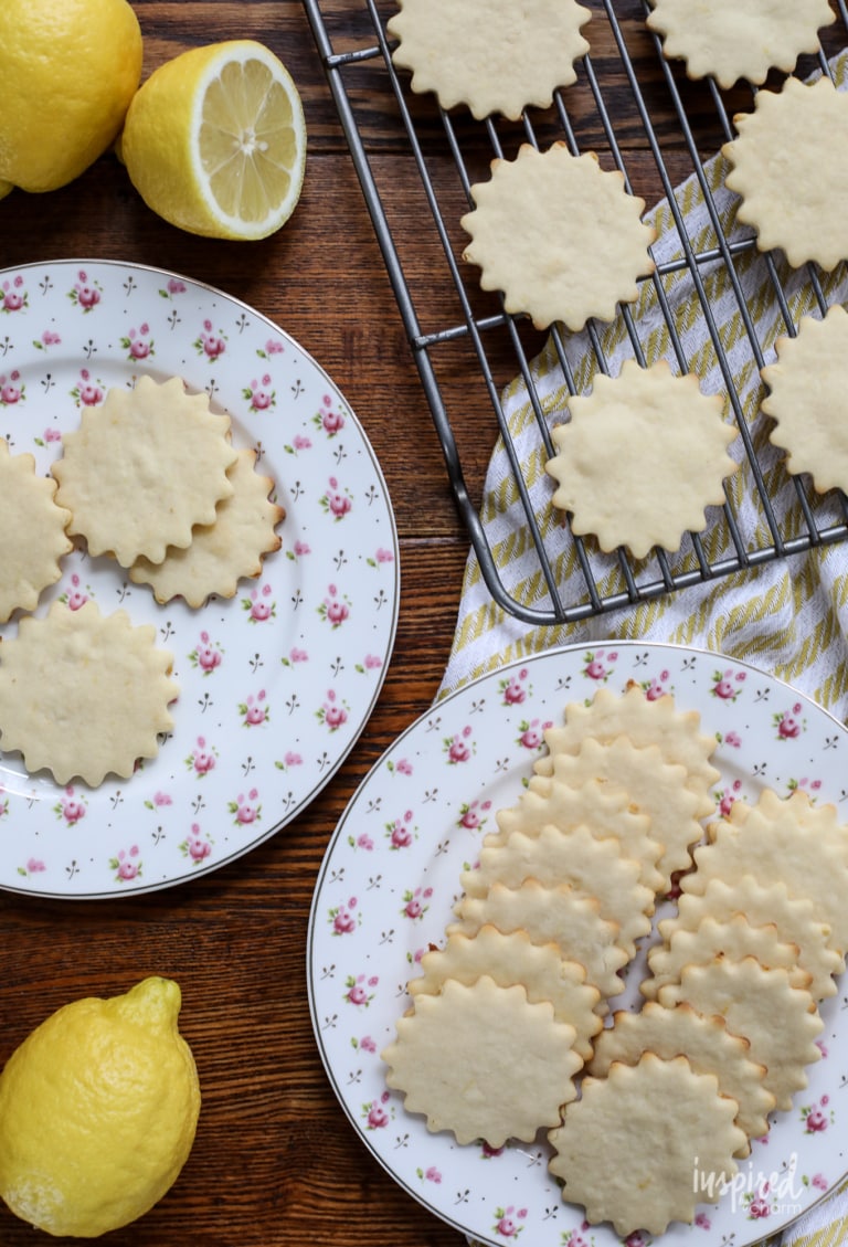 Thin Lemon Cookie Recipe - bright and delicous lemon cookie
