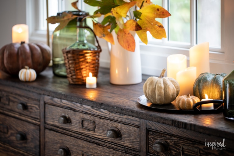 Cozy and Inviting Thanksgiving Table Decor - Thanksgiving Tablescape