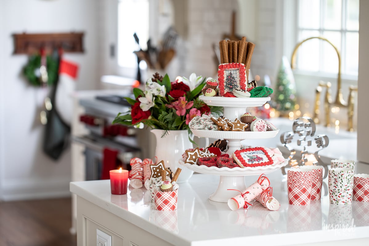 Christmas Decorating Ideas For Above Kitchen Cabinets Wow Blog Christmas Decorating Ideas For Above Kitchen Cabinets Wow Blog