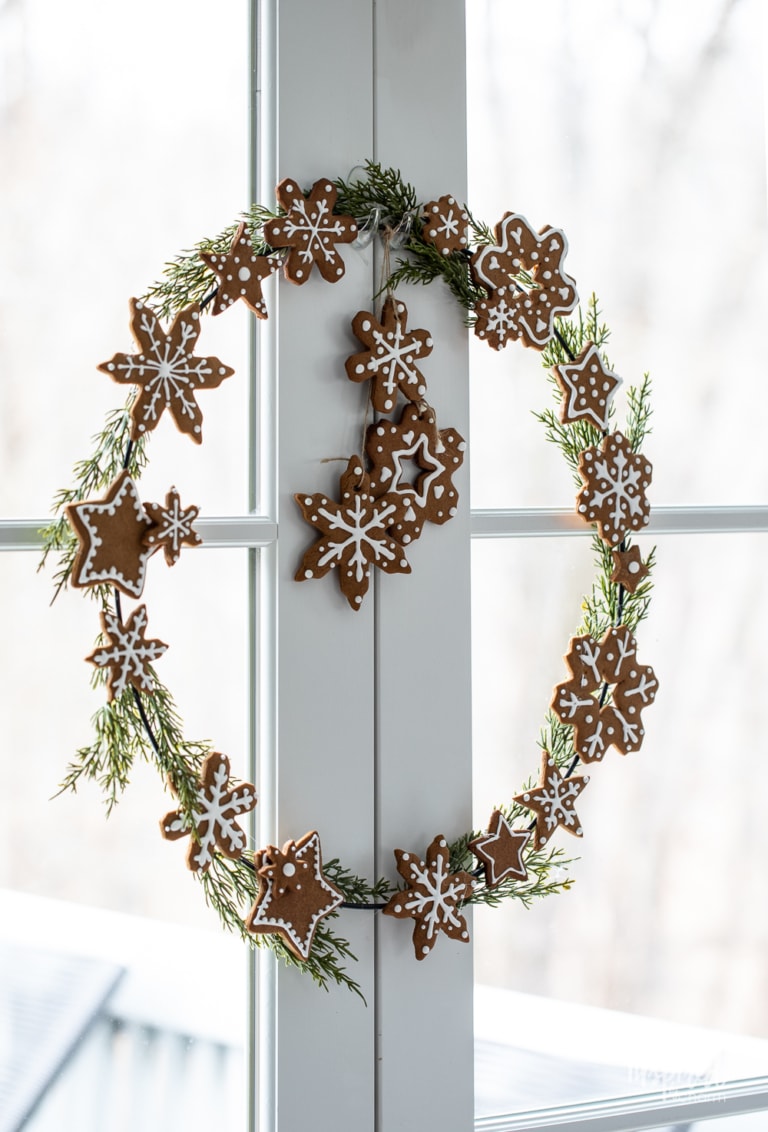 DIY Gingerbread Cookie Wreath - homemade holiday decor idea