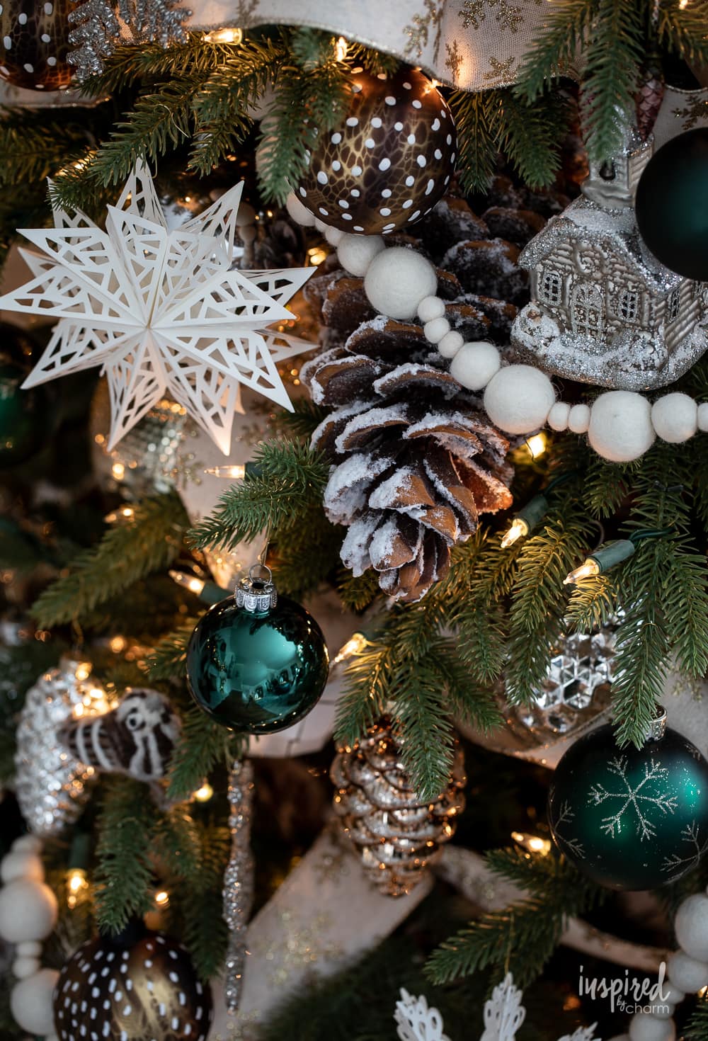 Snowy Pinecone Christmas Tree