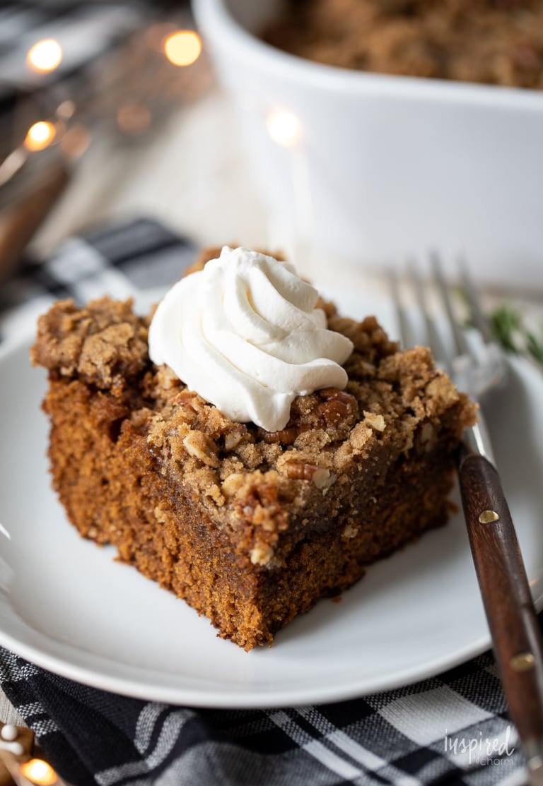Gingerbread Cake with Crumb Topping
