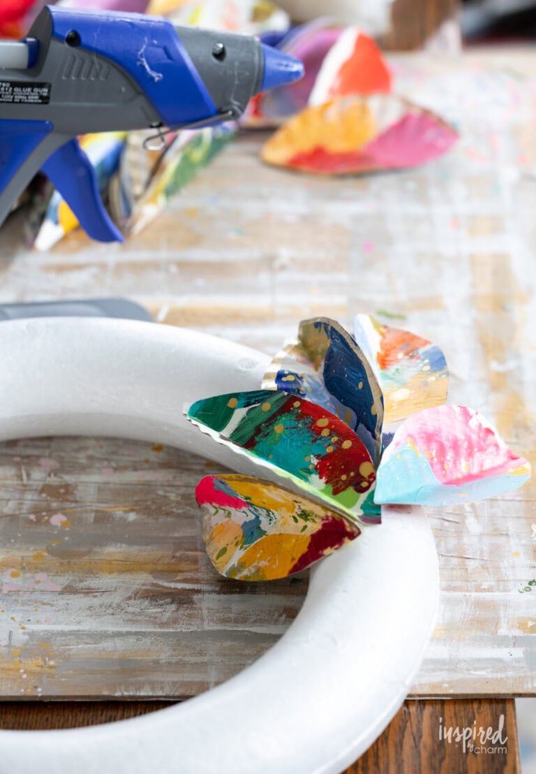Paper Plate Palette Wreath