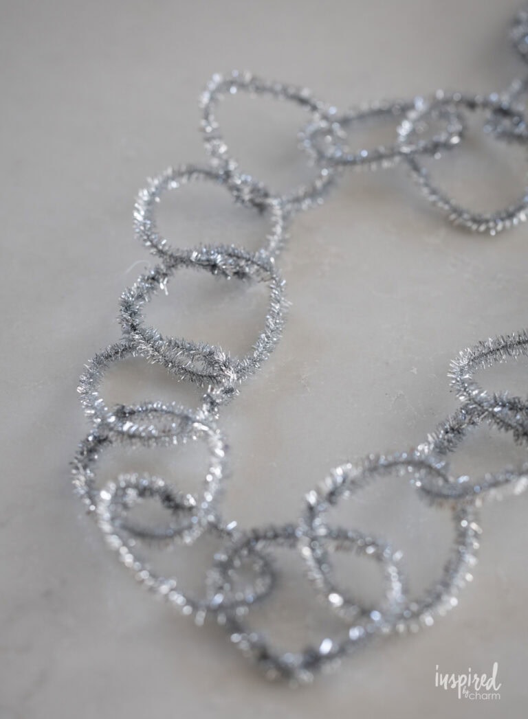 Pipe Cleaner Loop Garland for Christmas
