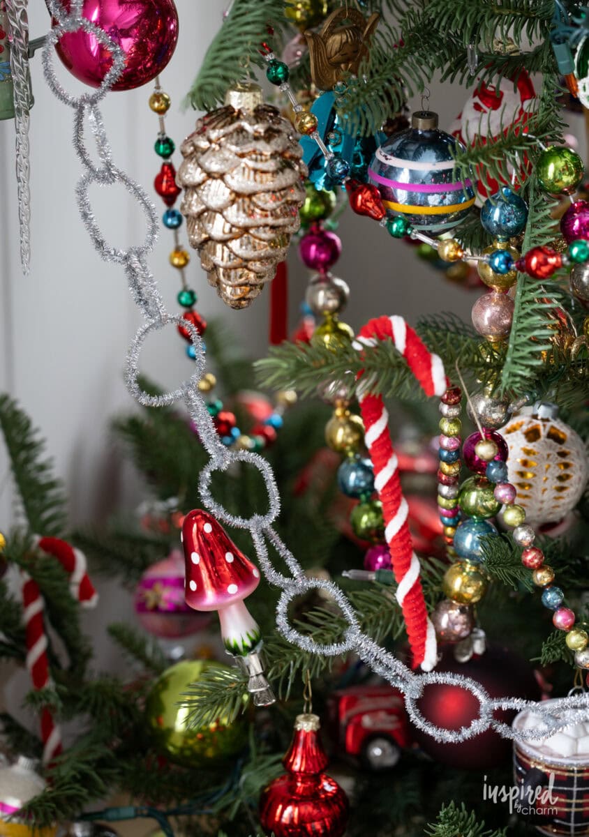 Pipe Cleaner Loop Garland for Christmas