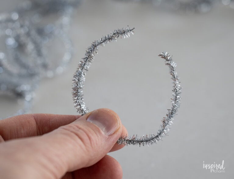 Pipe Cleaner Loop Garland for Christmas