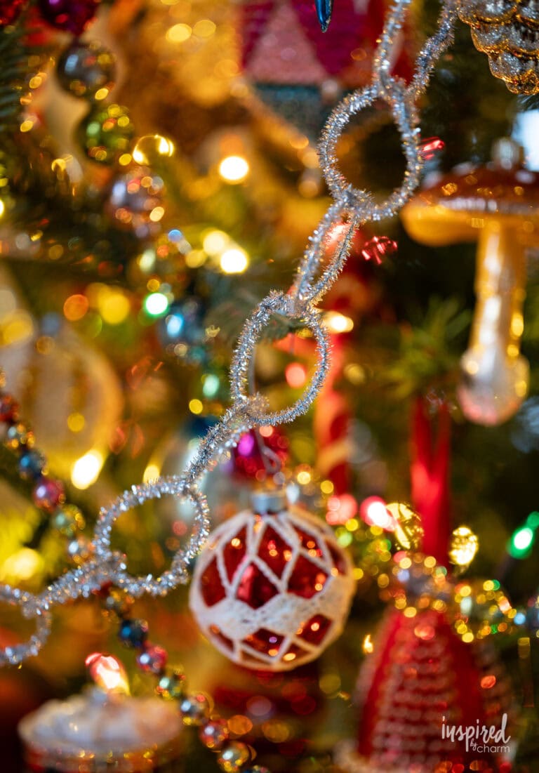 Pipe Cleaner Loop Garland for Christmas