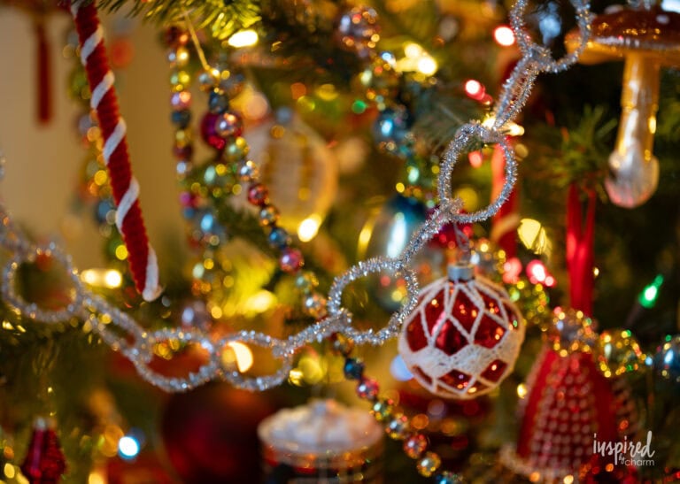 Pipe Cleaner Loop Garland for Christmas
