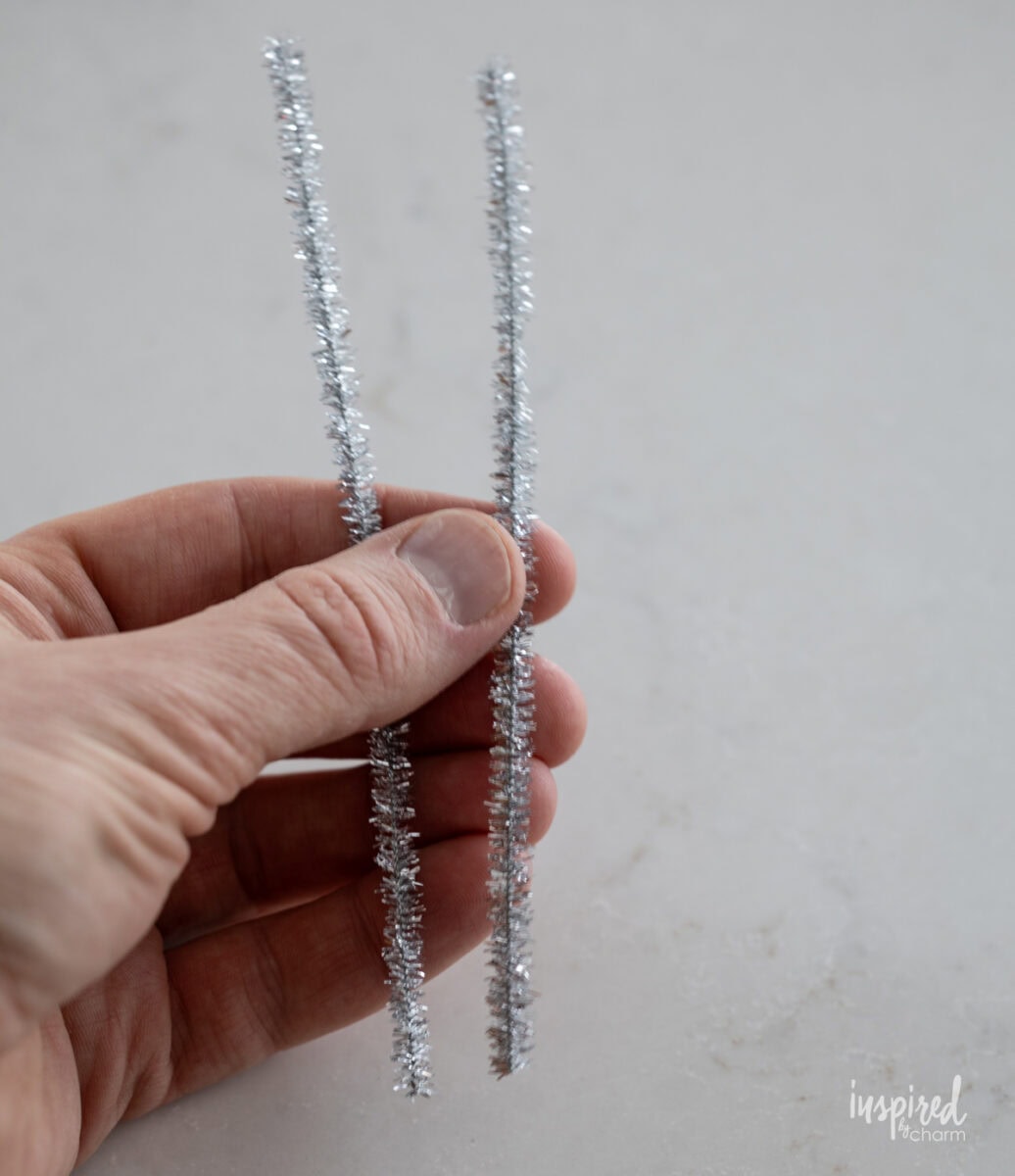 Pipe Cleaner Loop Garland for Christmas